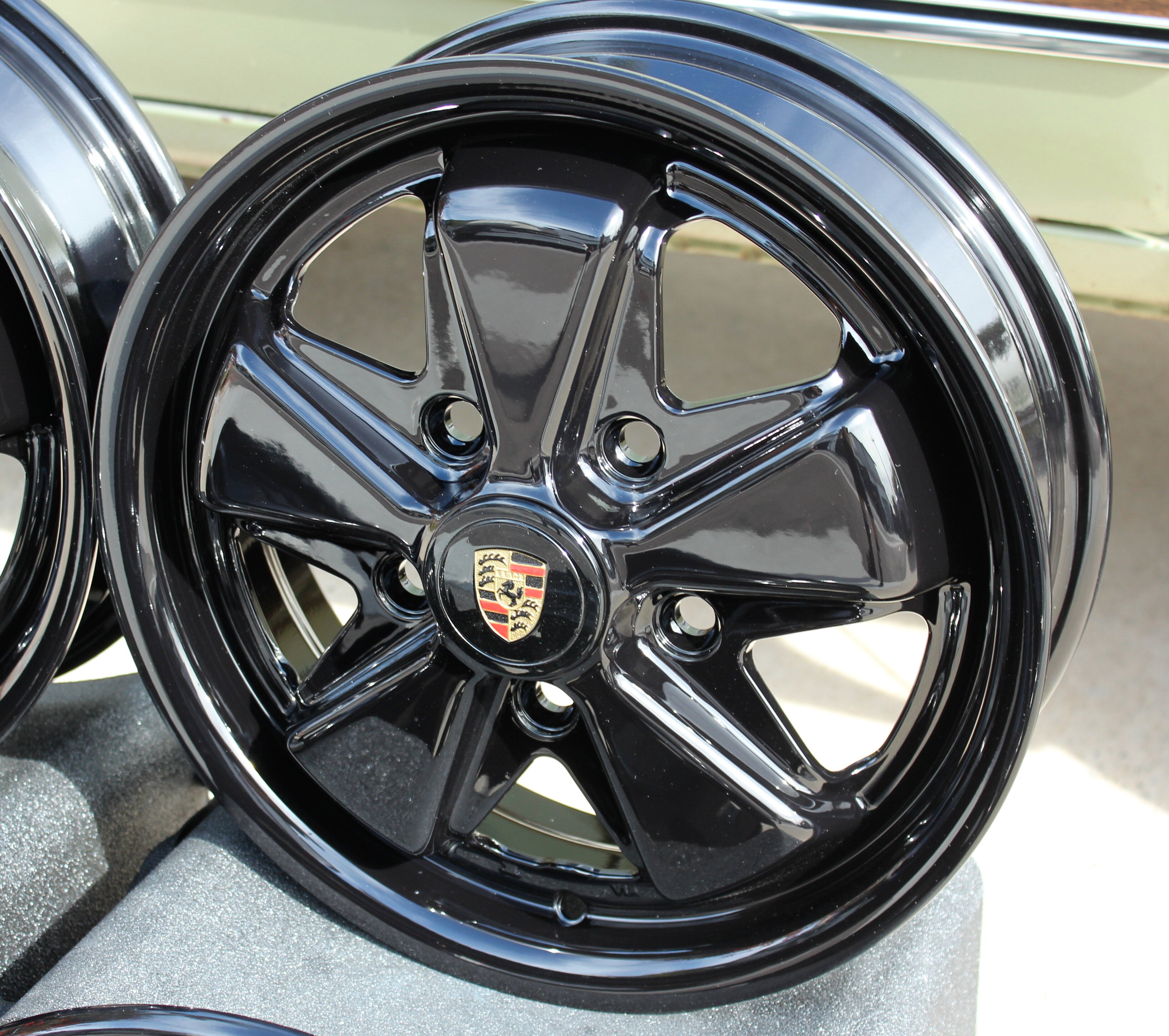 AVW Piano Gloss Black VW Fuchs Wheel Set - Aircooled Vintage Works